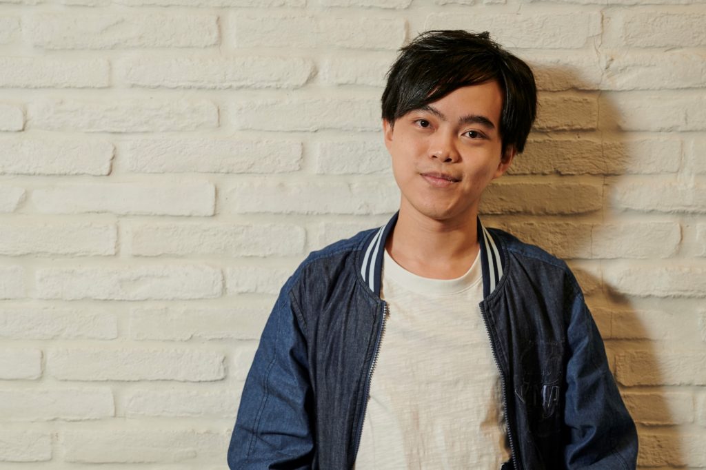 黃巴士 — Hong Kong’s youngest musical playwright Tom Chan: Go after what ...