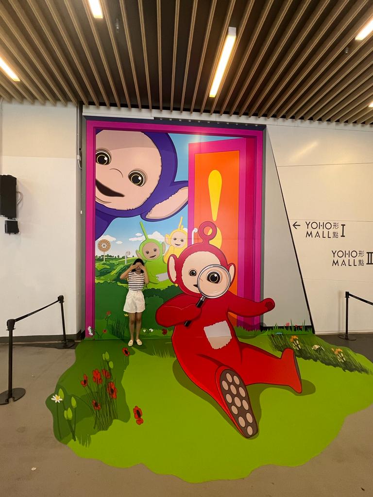 黃巴士 — 童年回憶Teletubbies登陸YOHO Mall 闖進彩虹島夢世界 一齊玩捉迷藏！